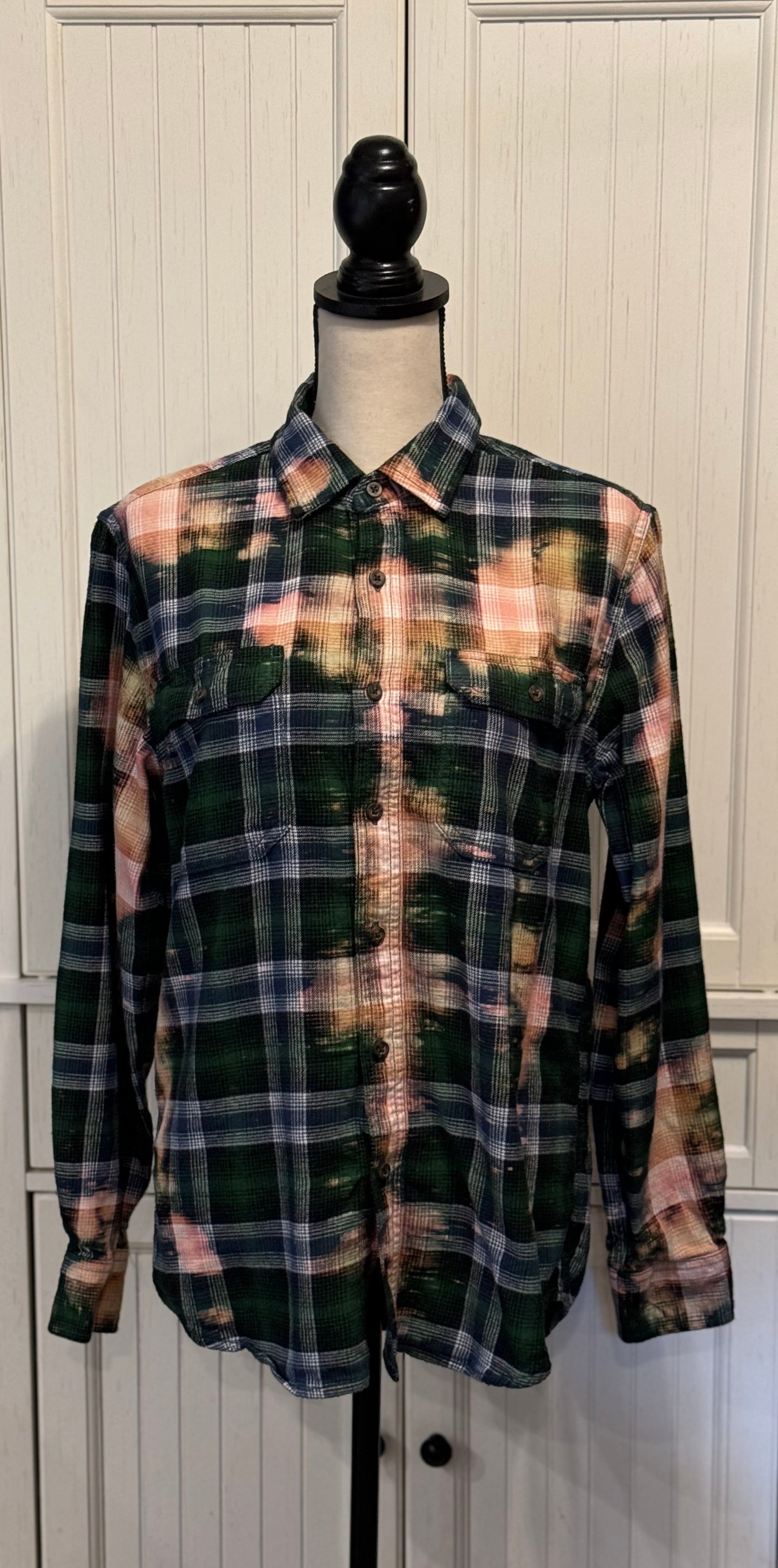 Stephanie Distressed Flannel ~ Unisex Size 3XL – TheOldRustyCoop